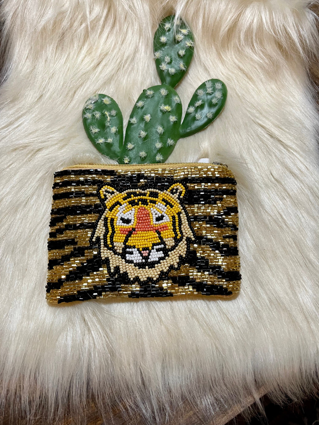 TIGER SEED BEAD COIN CLUTCH PURSE – Southwest Bedazzle
